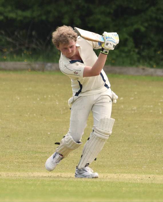 Llechryd maintain pace at the top | cambrian-news.co.uk