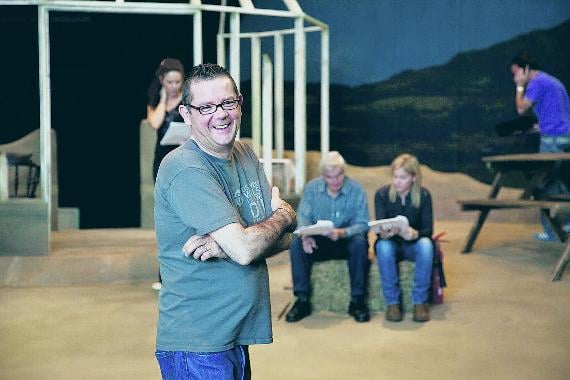 Tributes paid to ‘creative giant’ | cambrian-news.co.uk