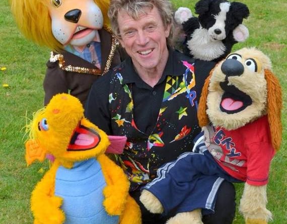 Tributes pour in for popular children’s entertainer | cambrian-news.co.uk