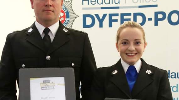 Police duo honoured for their ‘immense bravery’ | cambrian-news.co.uk