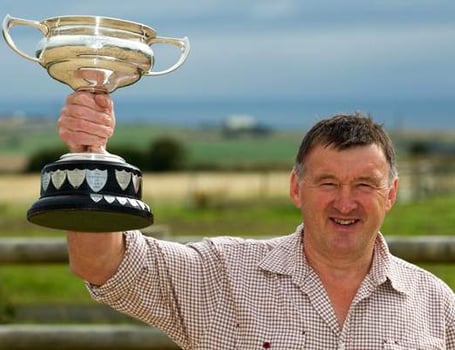 Choir founder Wyn the Vet dies at 65 | cambrian-news.co.uk