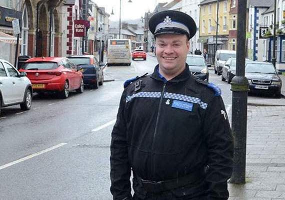 Former PCSO found guilty of fraud avoids jail time | cambrian-news.co.uk