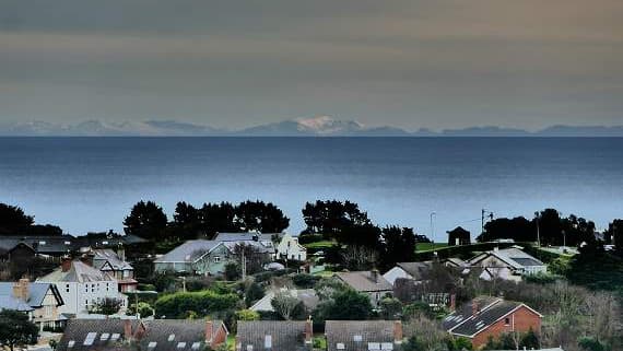 Photographer snaps snow-topped Snowdon from across the Irish Sea ...