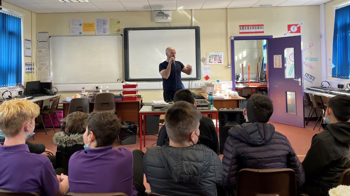 Lampeter pupils learn the art of beatboxing from Mr Phormula | cambrian ...