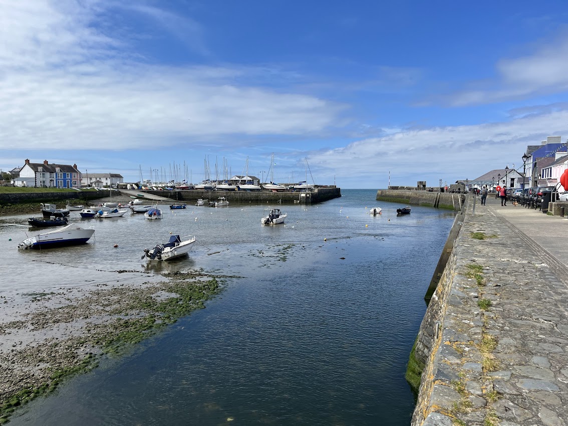 Man’s body found on South Beach, Aberaeron | cambrian-news.co.uk