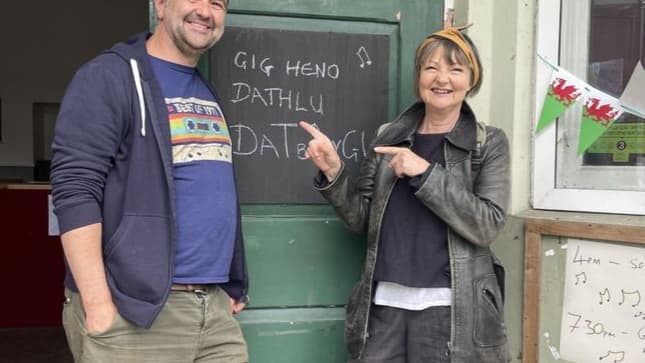 Welsh learner sets up language hub | cambrian-news.co.uk