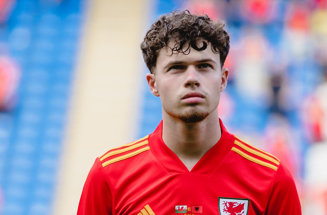 Neco Williams pays tearful tribute to grandad after starring for Cymru ...