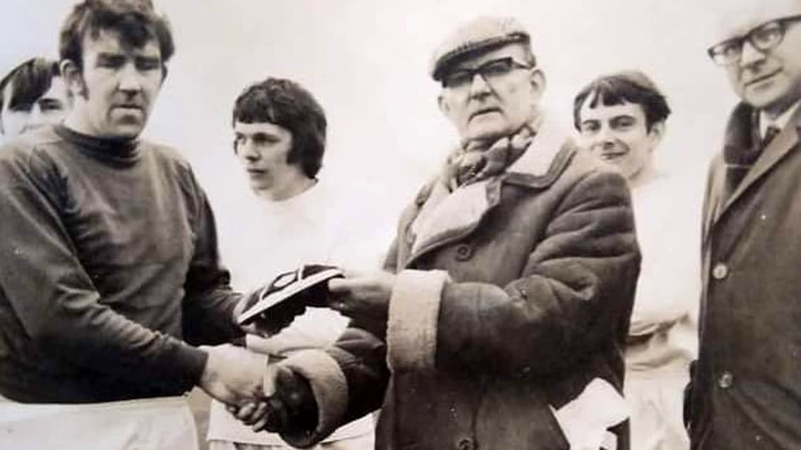 Porthmadog pay tribute to former legendary keeper Gerry Price ...