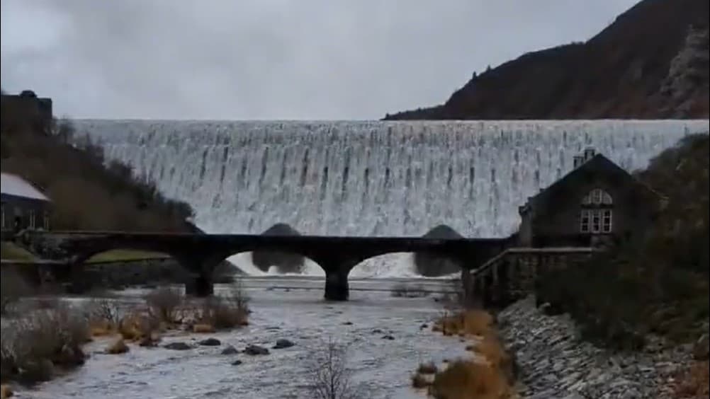 Wales’ ‘Niagara Falls’: Elan Valley dam overspills | cambrian-news.co.uk