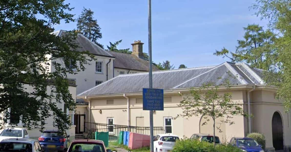 New entrance plans for community centre | cambrian-news.co.uk