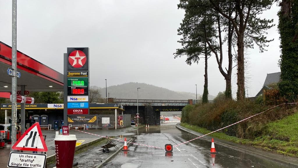 Critics of new Dyfi Bridge concerned by flooding | cambrian-news.co.uk