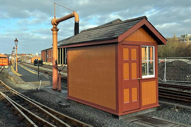 Craftsman recreates Vale of Rheidol railway Aberystwyth signal box ...