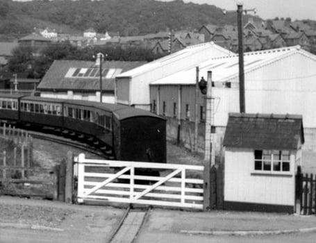 Craftsman recreates Vale of Rheidol railway Aberystwyth signal box ...