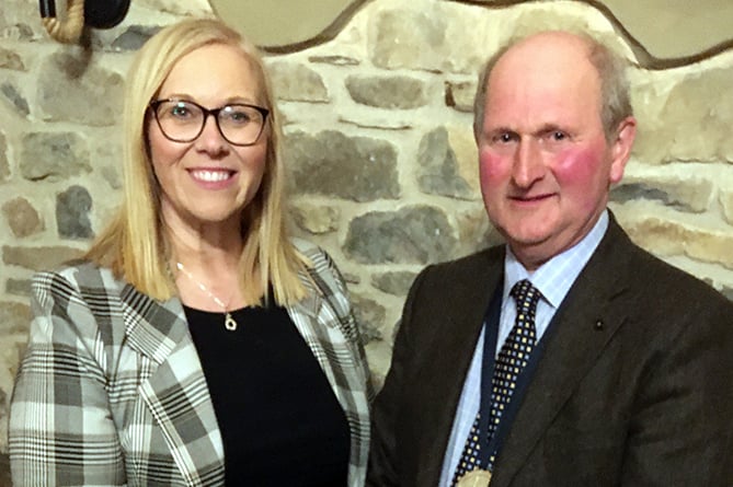 Mared yn ymuno â Clwb Cinio Cylch Llanbed | cambrian-news.co.uk