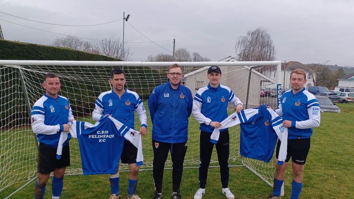 Sponsors donate new drill tops to Felinfach FC | cambrian-news.co.uk