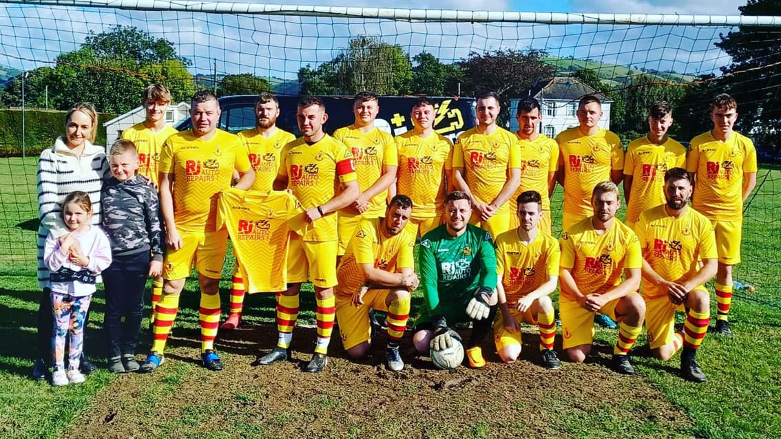 Sponsors donate new kit to Felinfach Reserves | cambrian-news.co.uk
