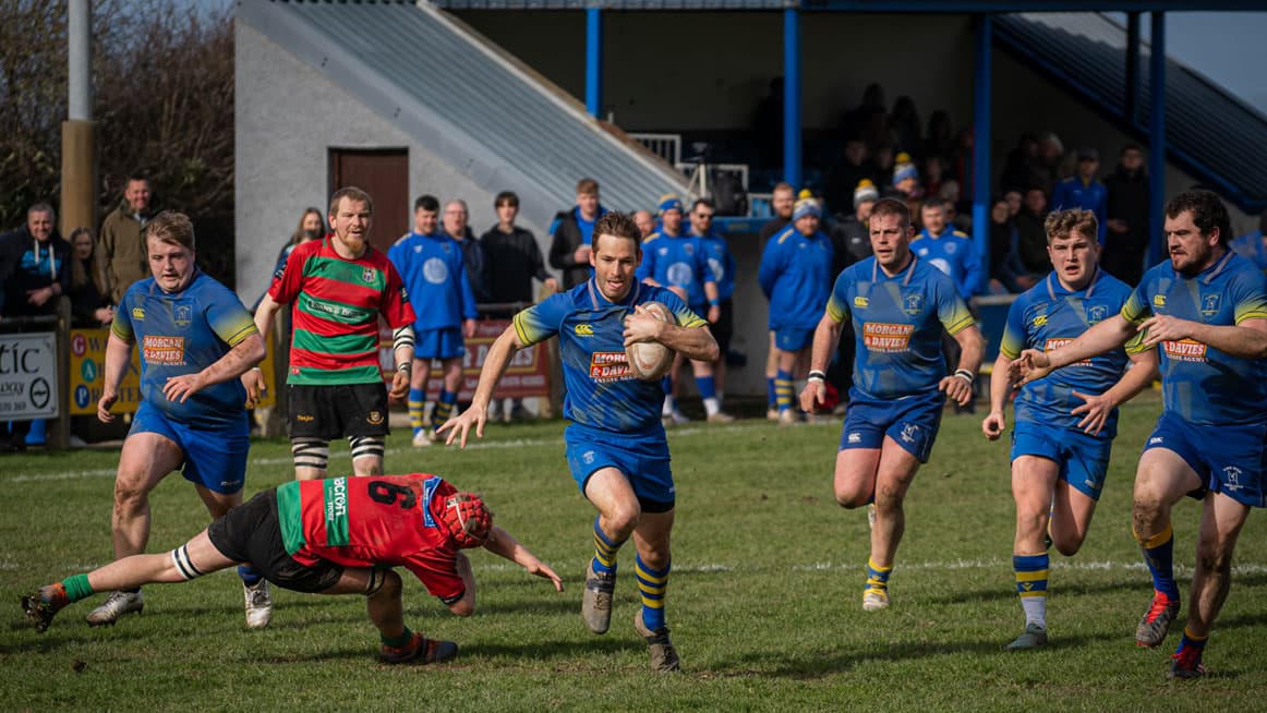 Aberaeron go top after improved second half against Llanybydder ...
