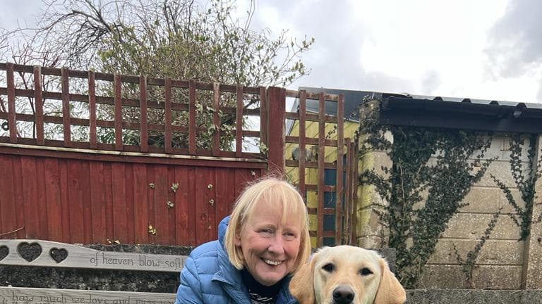 Blind runner, Louise, 57, tackles charity 10k race | cambrian-news.co.uk