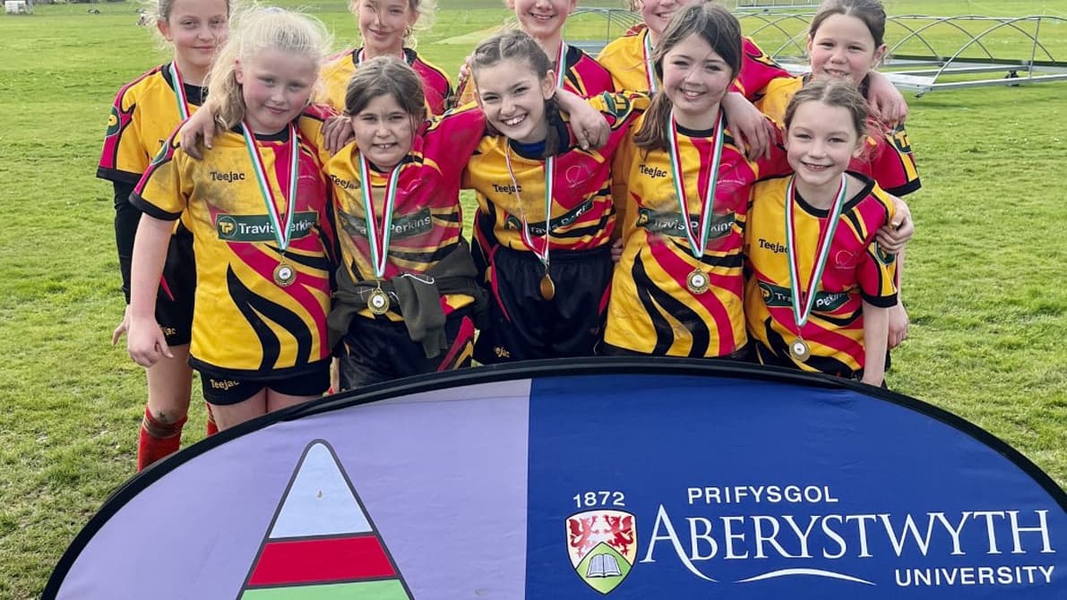 Ysgol Godre'r Berwyn girls through to national rugby finals | cambrian ...