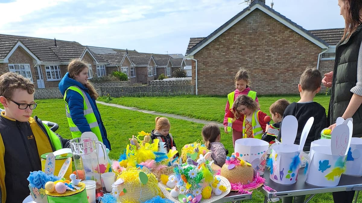 Tywyn youngsters treated to Easter bonnet parade | cambrian-news.co.uk