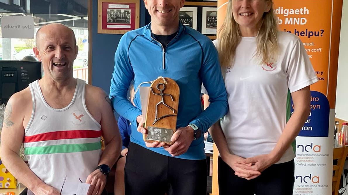 Owain Schiavone romps home in first place at Teifi 10 race | cambrian ...