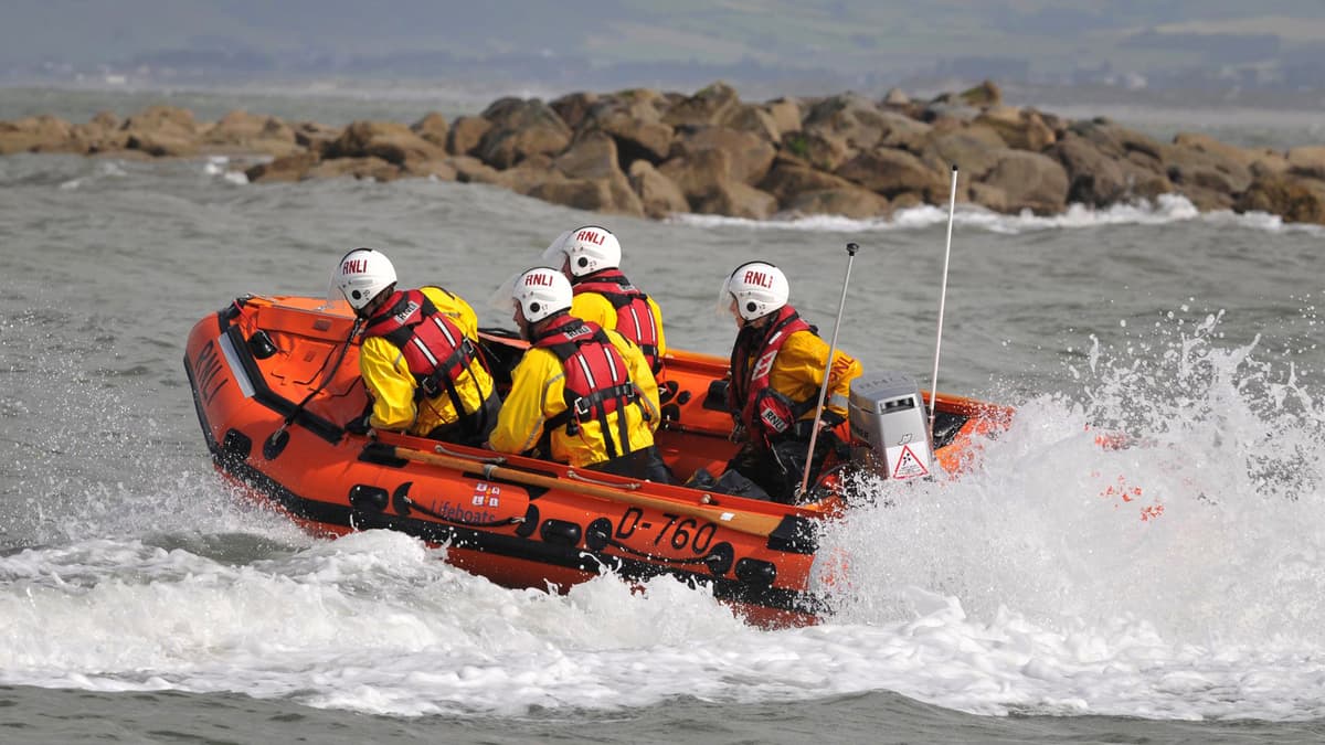Borth lifeboat crew rescue young man cut off by tide late at night ...