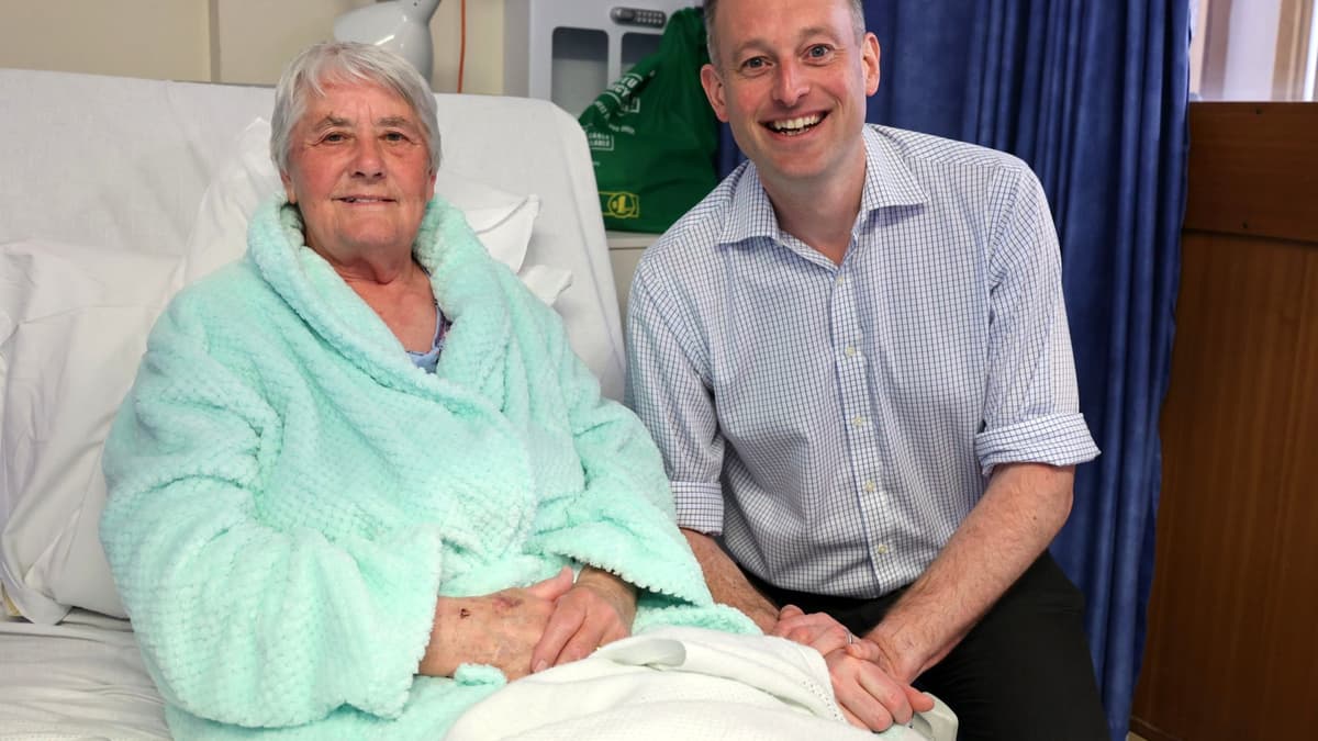 Pwllheli woman’s robot op is part of milestone | cambrian-news.co.uk