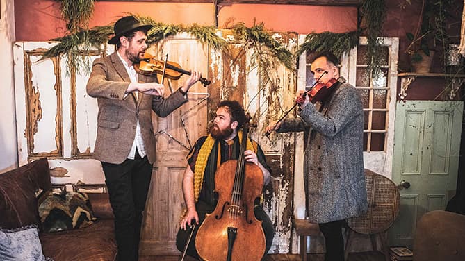 VRï ready to bring foot-stomping dance tunes to Aberystwyth Arts Centre ...