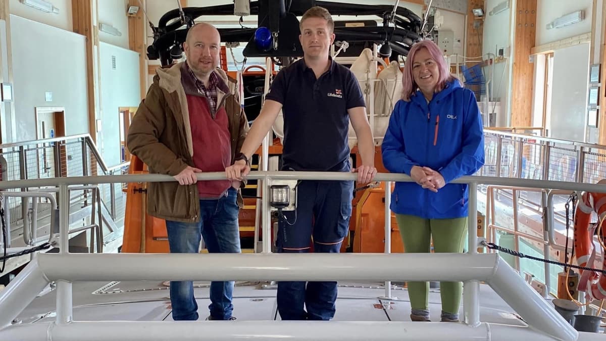 Dwyfor Meirionnydd politicians mark Volunteers' Week | cambrian-news.co.uk