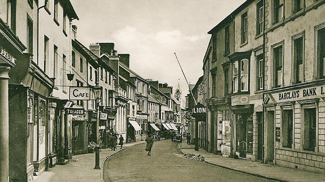 Photographs offer look at Cardigan town from the 19th century to now ...
