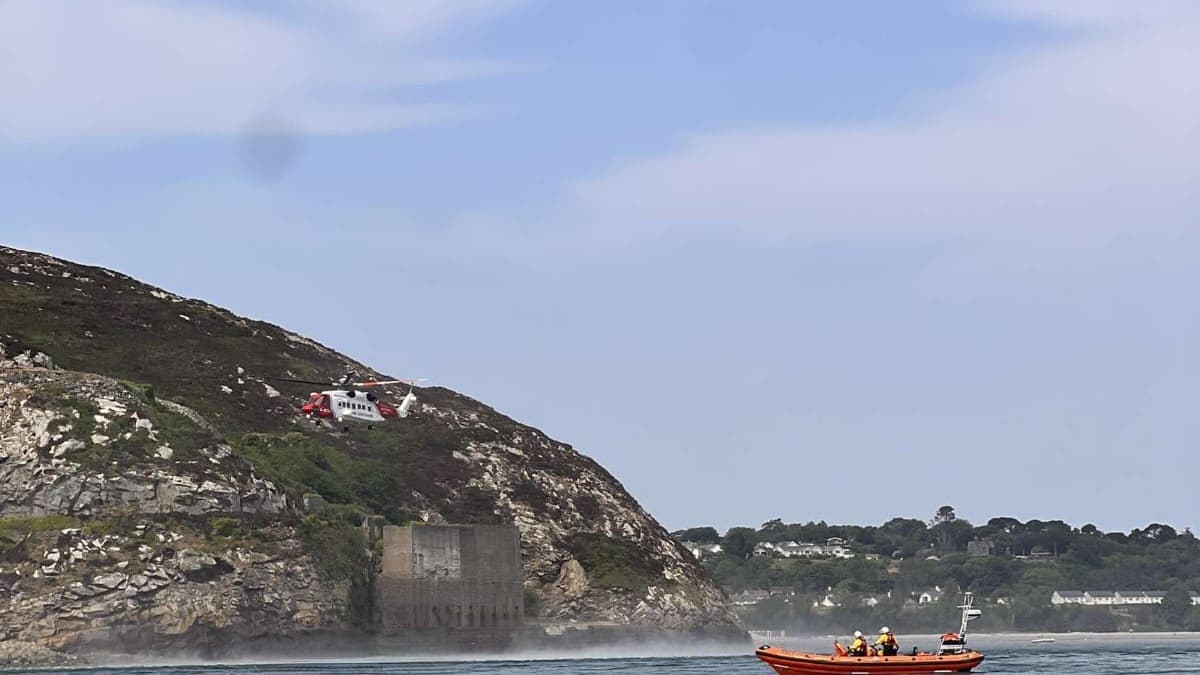 Abersoch RNLI tasked to man, 54, following a fall on Llanbedrog ...
