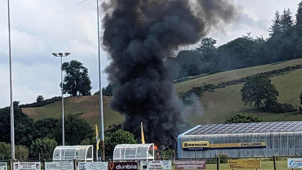 Lampeter: Fire brigade dealing with 'ongoing incident' at car body ...