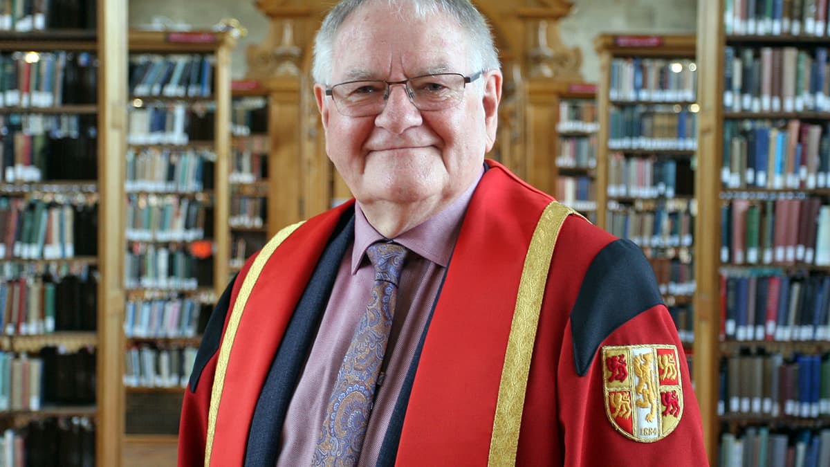 Former Gwynedd councillor and musican Dafydd Iwan receives honorary ...
