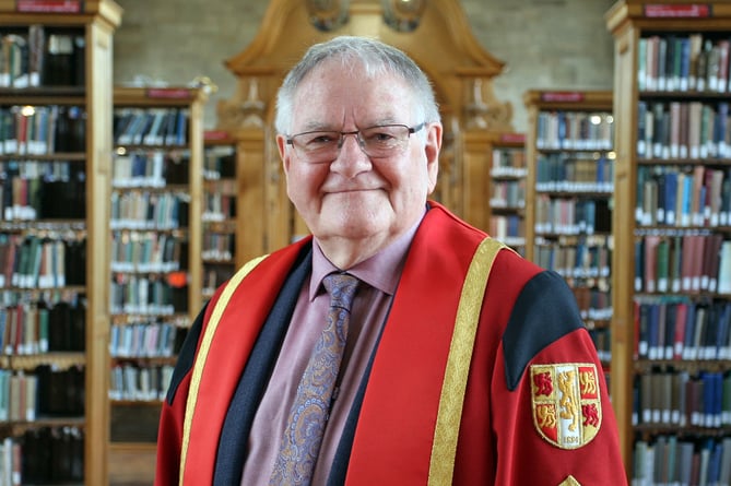 Bangor University awards honorary degrees to public figures | cambrian ...