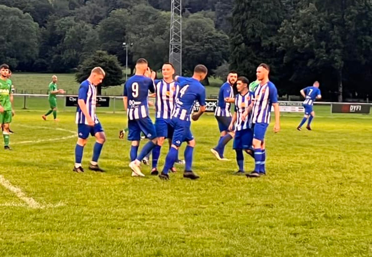 Vince-Holt hat-trick sees Machynlleth through against Four Crossess ...