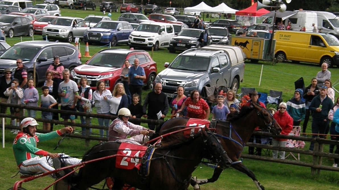 Thrilling horse racing at the Wembley of Wales | cambrian-news.co.uk