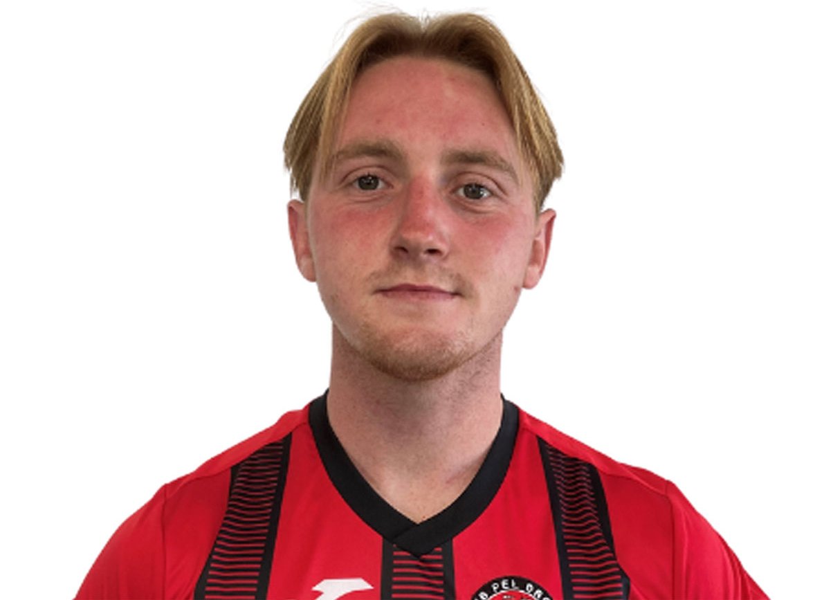 Porthmadog suffer disappointing defeat after conceding late penalty ...