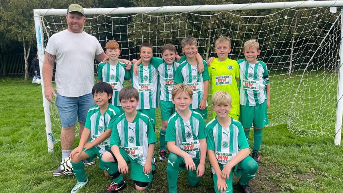 Tregaron juniors get smart new kit | cambrian-news.co.uk
