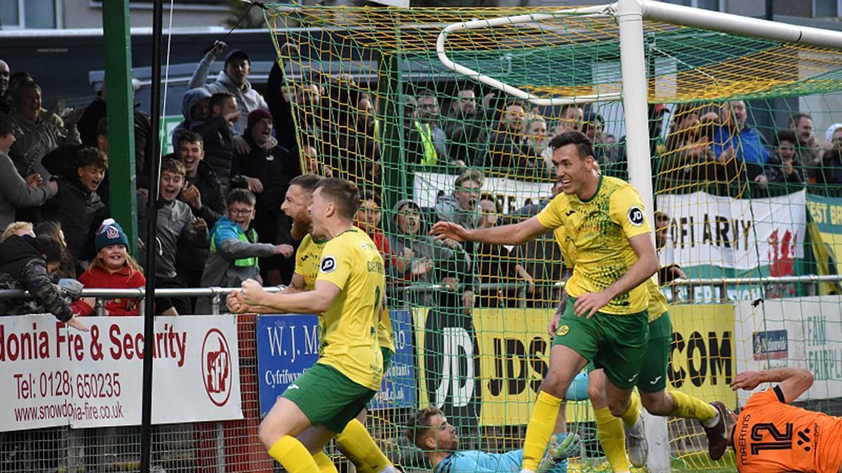 Phil Mooney heads late winner for never-say-die Caernarfon Town ...
