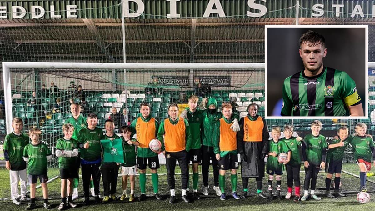 Ryan Reynolds stars as Aberystwyth are beaten by Penybont | cambrian ...