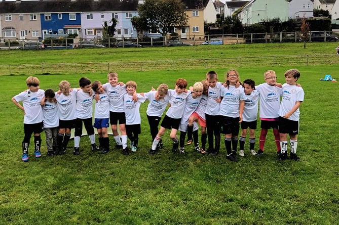 Smart new kit for newly-reformed Penparcau junior football teams ...