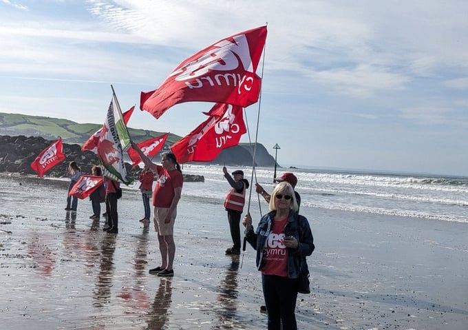 YesCymru calls for an ‘end to piracy’ of Borth beach | cambrian-news.co.uk