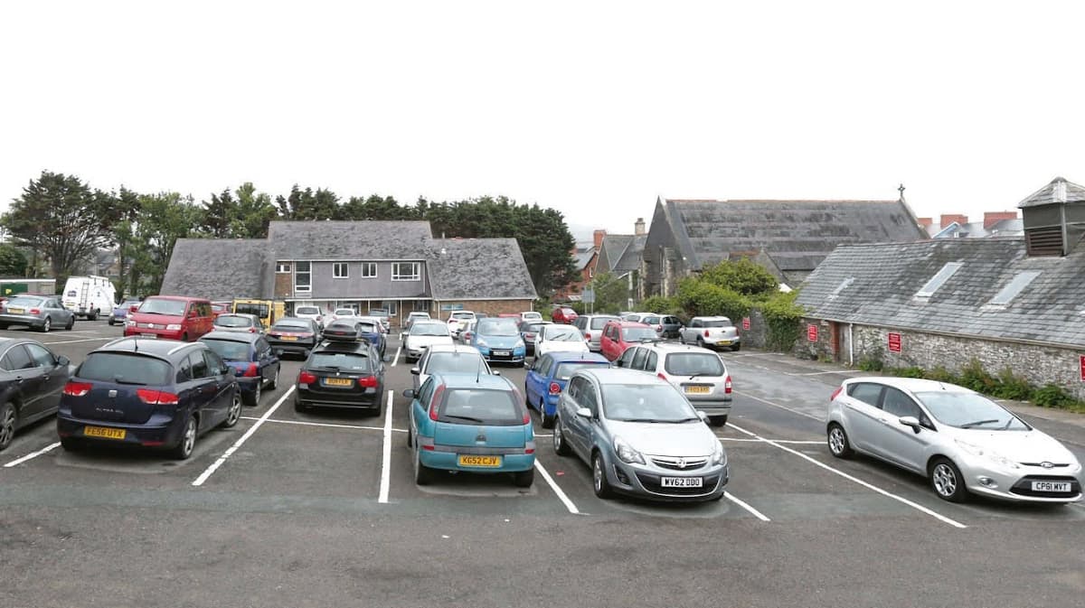 Free festive Saturday parking in Ceredigion towns | cambrian-news.co.uk