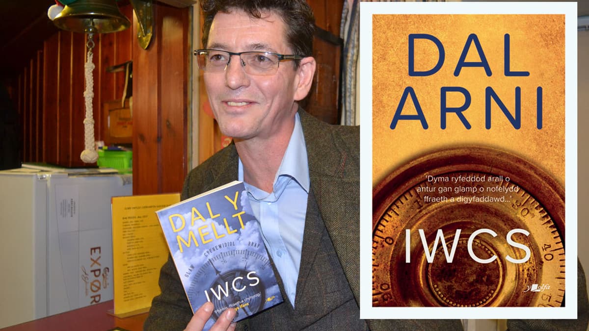 Iwcs yn lansio ei ail nofel - Dal Arni | cambrian-news.co.uk