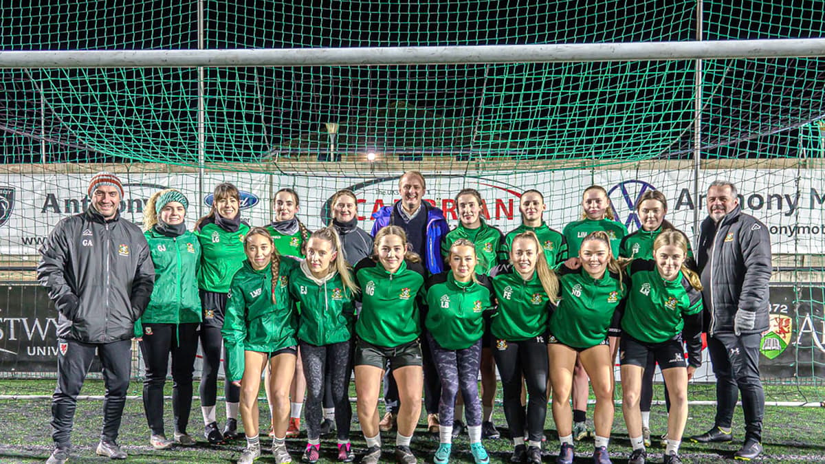 Ben Lake MP visits Aberystwyth Town Women before Her Game Too match ...