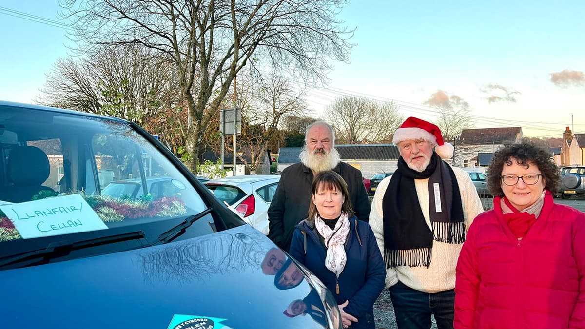 Community bus makes its first journey for Lampeter Christmas Shopping ...