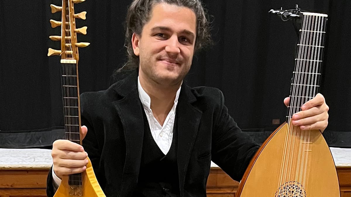 Emanuele Addis' lute recital warms Dolgellau Music Club audience on ...