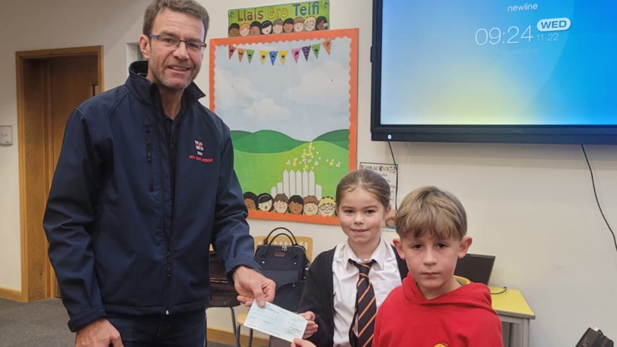Ysgol Bro Teifi raises £1,000 for New Quay RNLI | cambrian-news.co.uk
