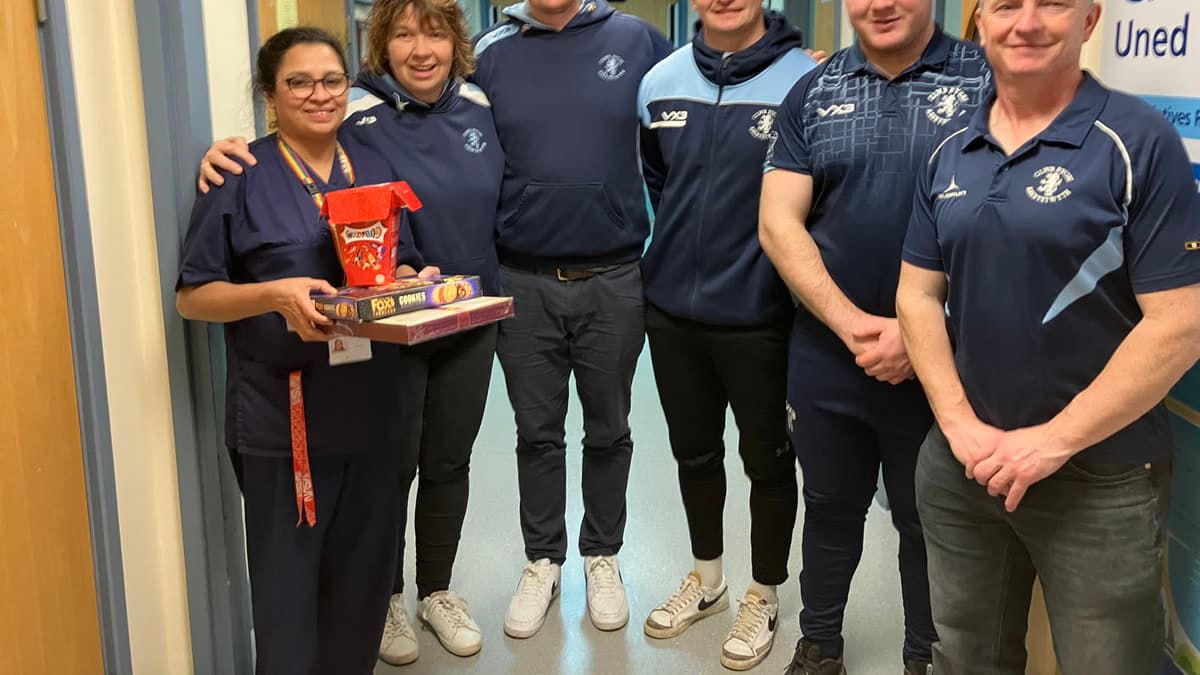 Aberystwyth RFC donate gifts to Ysbyty Bronglais wards | cambrian-news ...