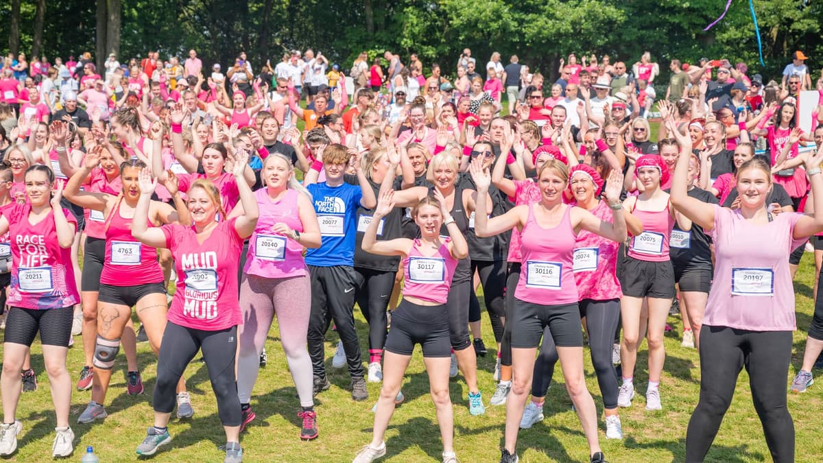 Cancer Research UK calls on people of Gwynedd to enter Race For Life ...